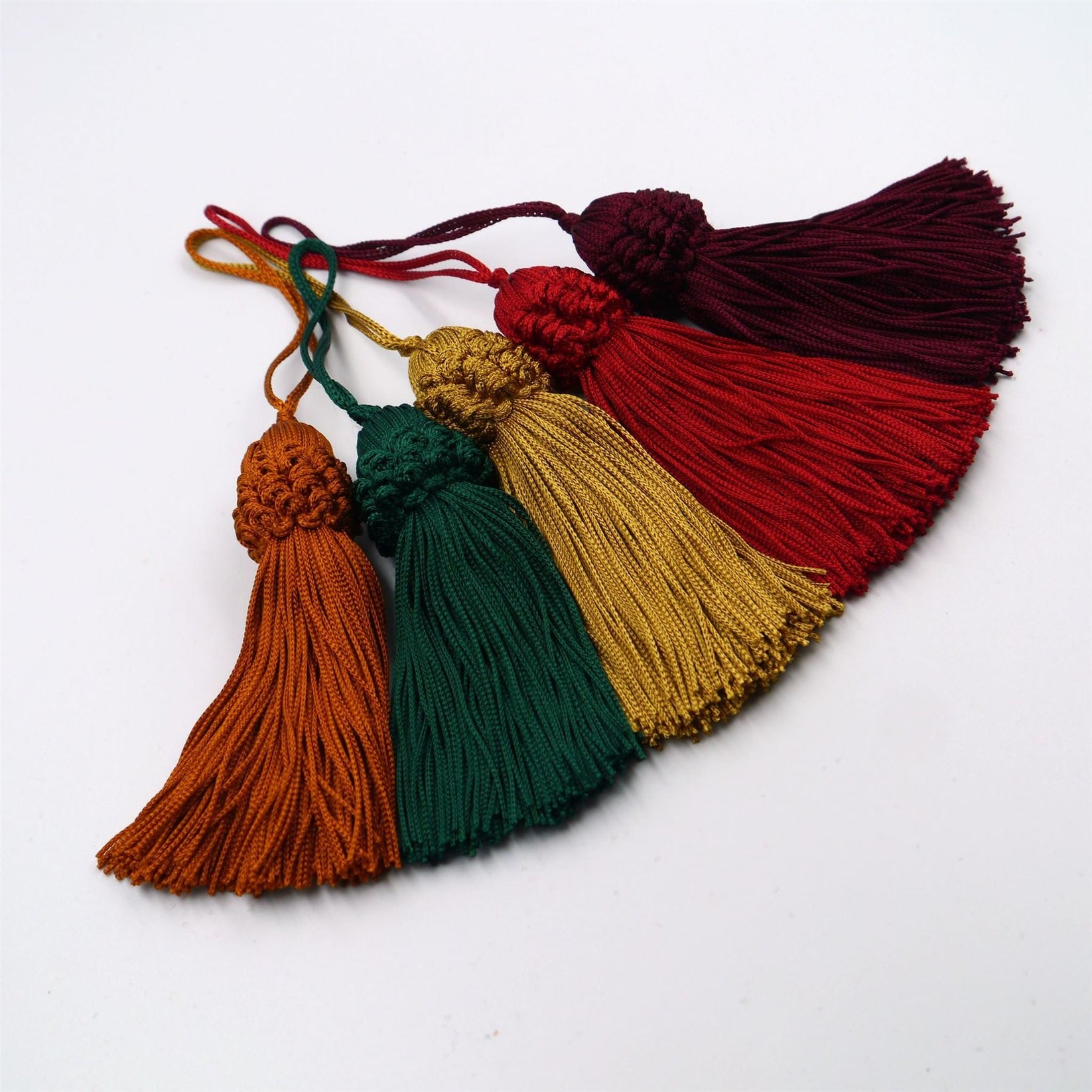 Ruffle Neck Rayon Tassel 10cm 6566 – Barnett Lawson Trimmings